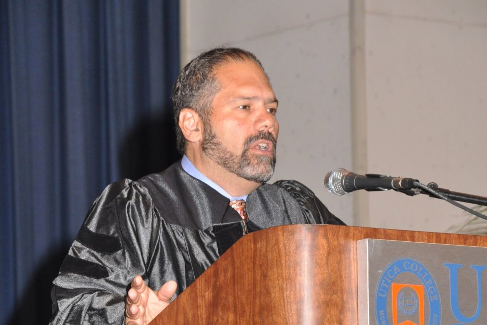 PBS correspondent Suarez delivers Commencement address | Utica University